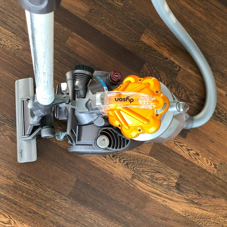 Staubsauger Dyson DC19 | Kaufen auf Ricardo