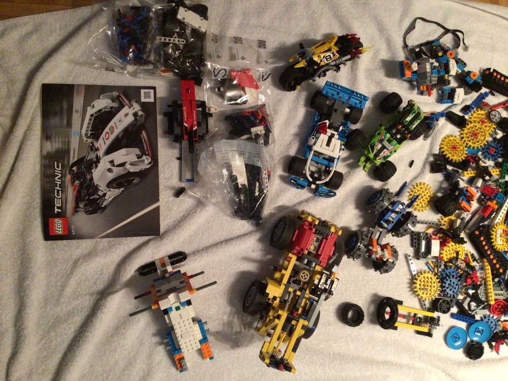 Viele Lego Technik teile und Autos mehr als 3 kg (Gebraucht) in Zürich ...