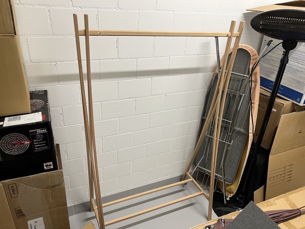 Wooden Clothes Rack, Minimalist Design, Perfect Condition (Neu (gemäss ...