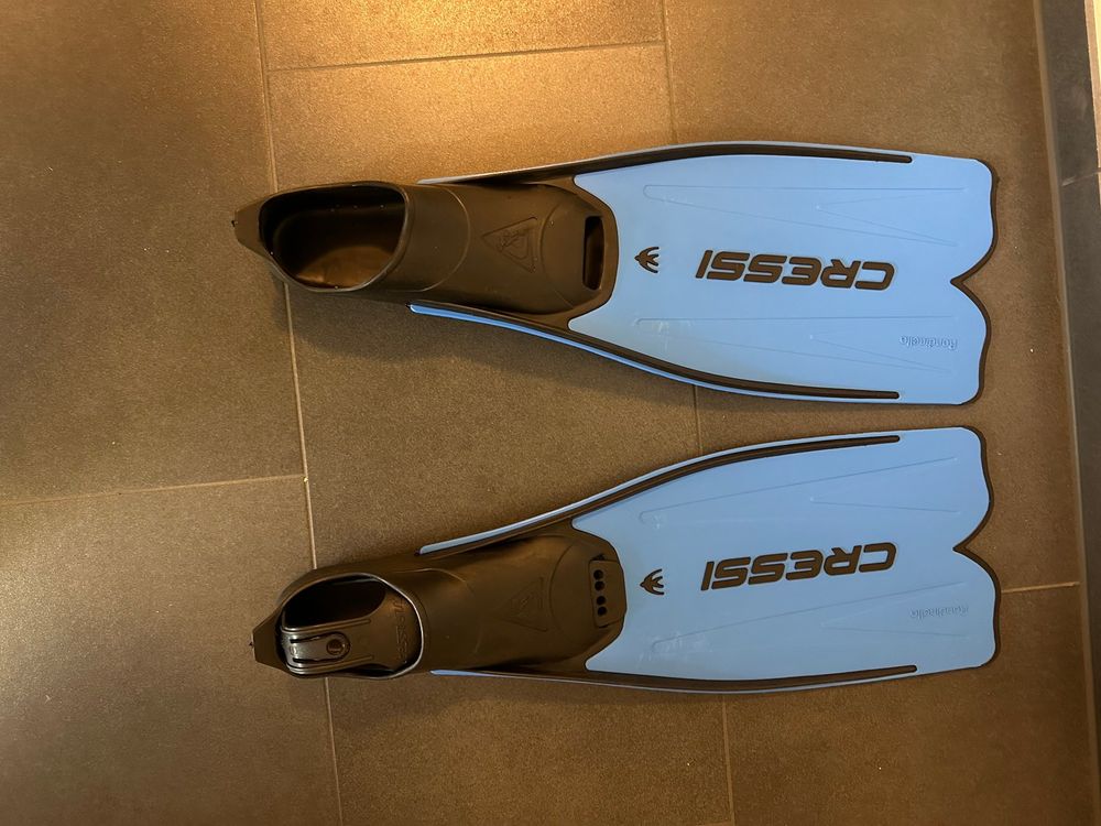 Flossen Cressi (Neu und originalverpackt) in Inwil für CHF 20 – mit ...