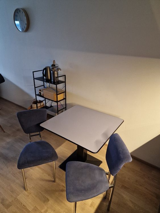 Tisch mit zwei Stühlen (Gebraucht) in Obernau für CHF 25 – nur Abholung ...