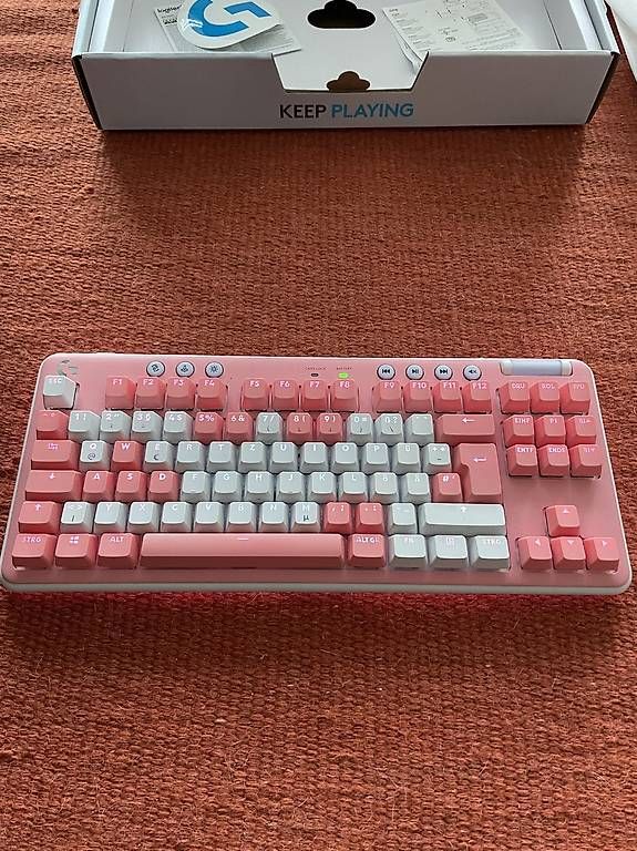 Logitech G715 Gaming Tastatur weiss / pink - Set (Gebraucht) in Baden ...