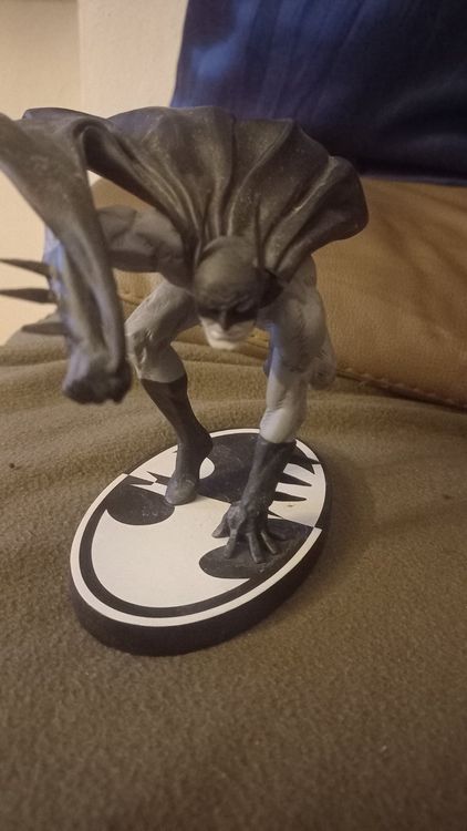 Batman - Black and White Statue von Joe Kubert (Gebraucht) in Olten für ...