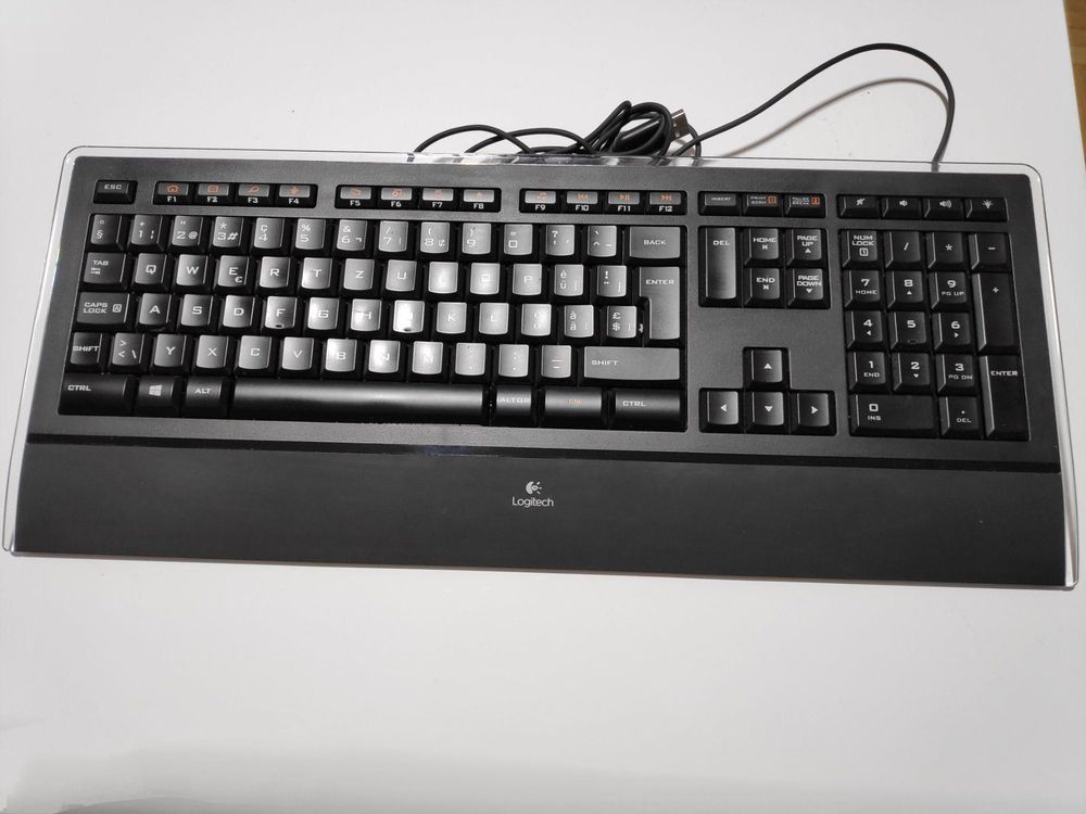 LOGITECH Illuminated Keyboard K470 | Kaufen auf Ricardo