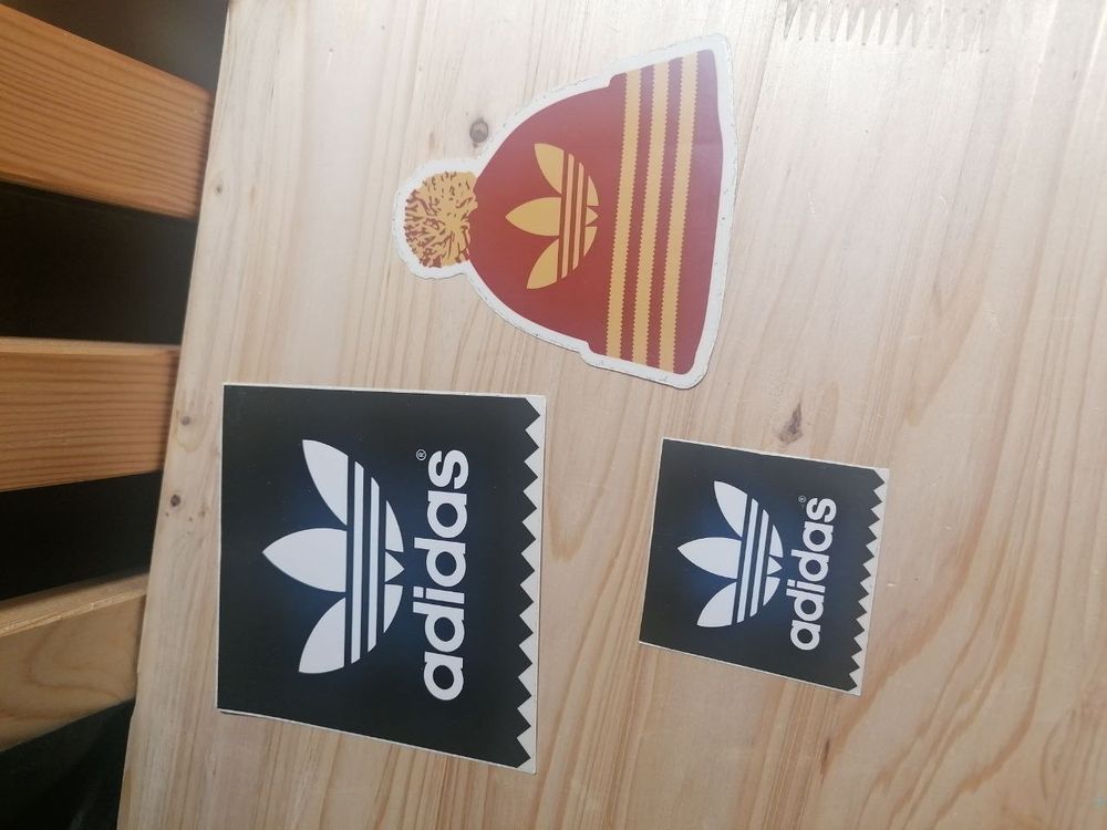 Adidas Sticker Set (Neu (gemäss Beschreibung)) in Steinmaur für CHF 6 ...