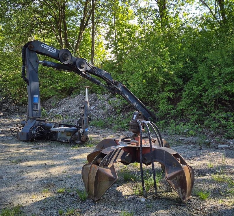 Kran mit Greifer. (Gebraucht) in Einsiedeln für CHF 2210 – nur Abholung ...