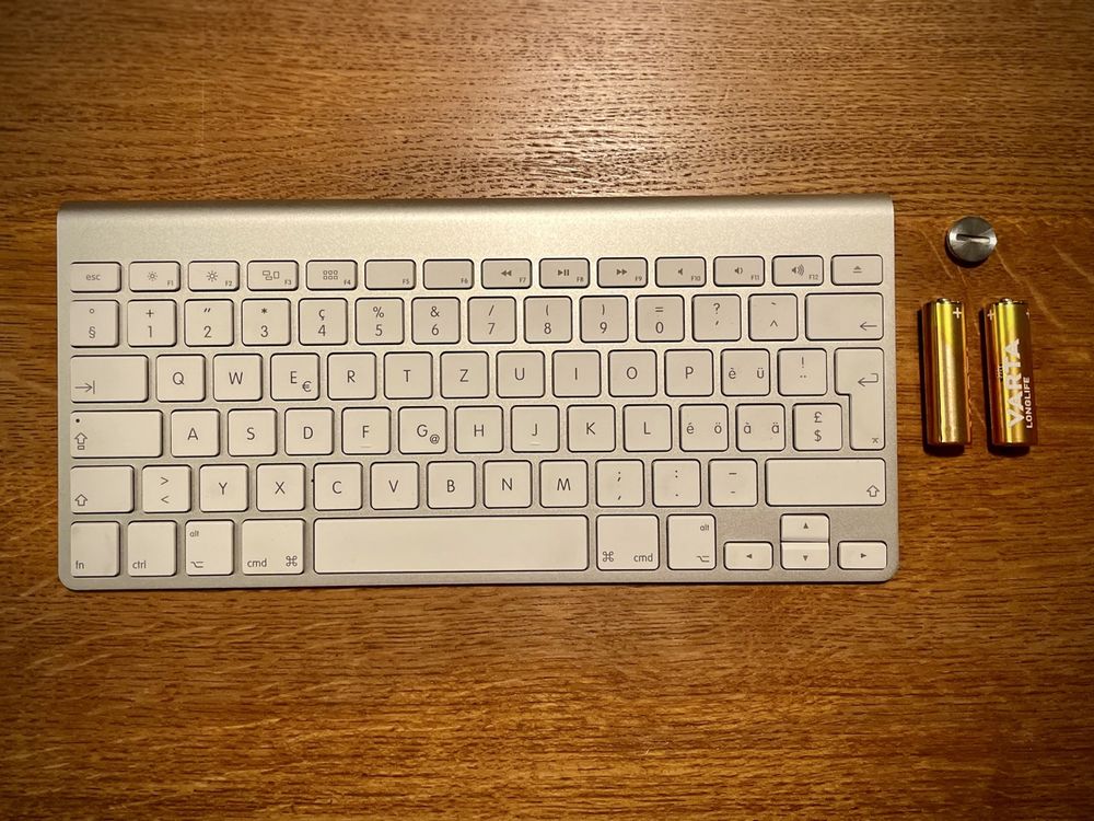 Apple Wireless Keyboard A1314 - Kabellose Mac Tastatur (Gebraucht) in ...