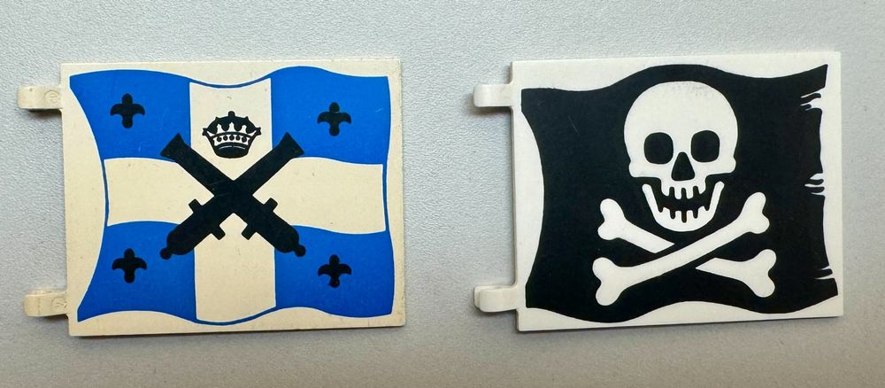 Lego Piraten und Blauröcke Flaggen Gross mit Mängeln (Defekt) in ...