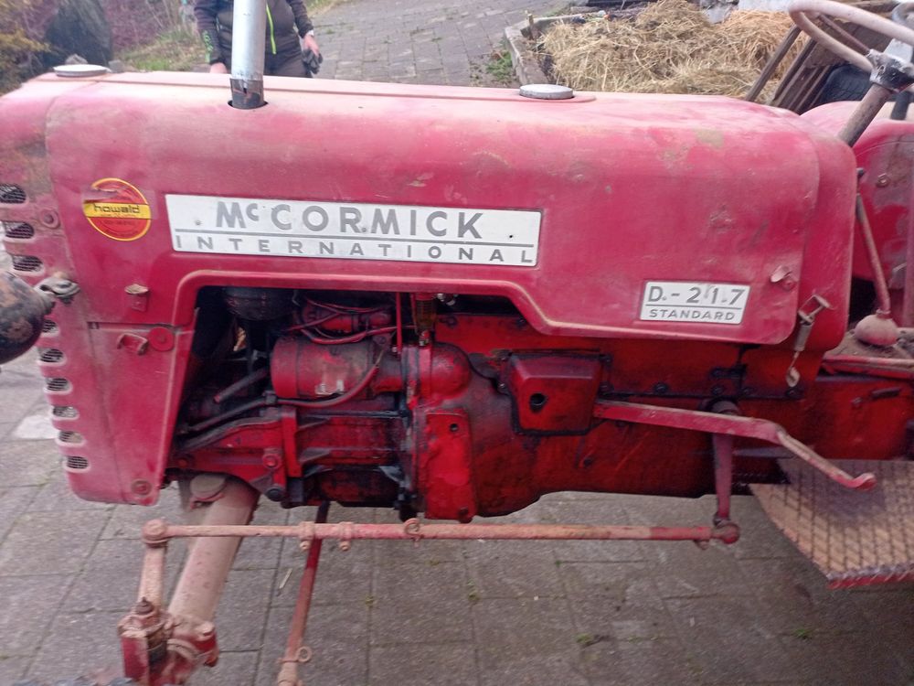 Oldtimer Traktor Scheunenfund IHC D217 Standard (Gebraucht) in ...