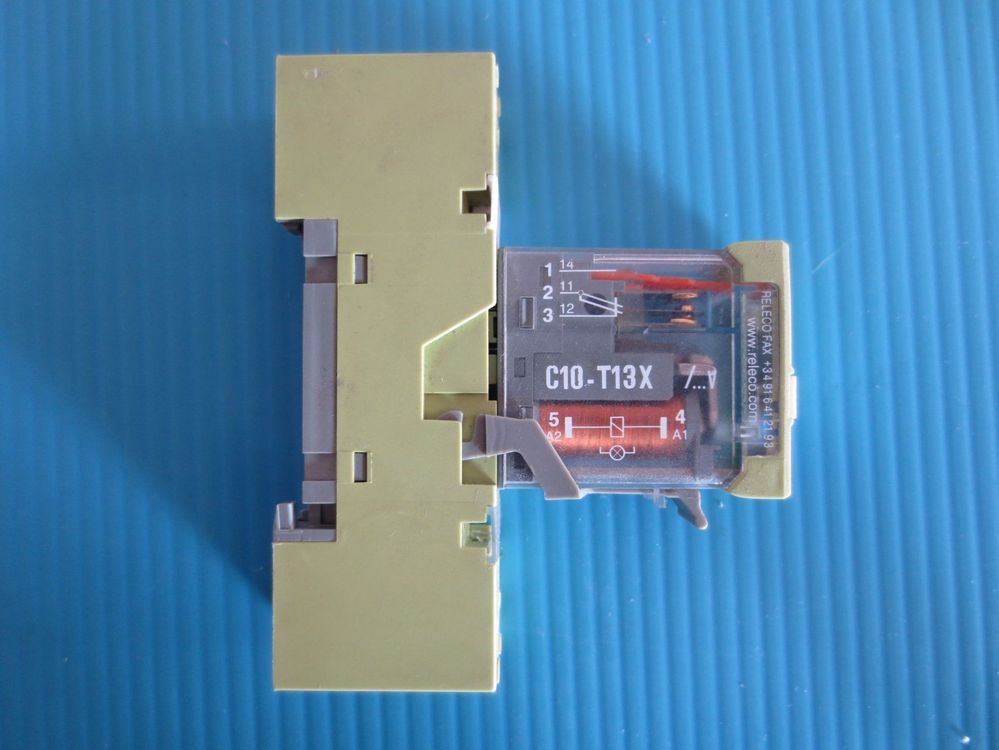 Comat Relais 24VDC C10-T13X inkl. Sockel (Gebraucht) in Sulz LU für CHF ...