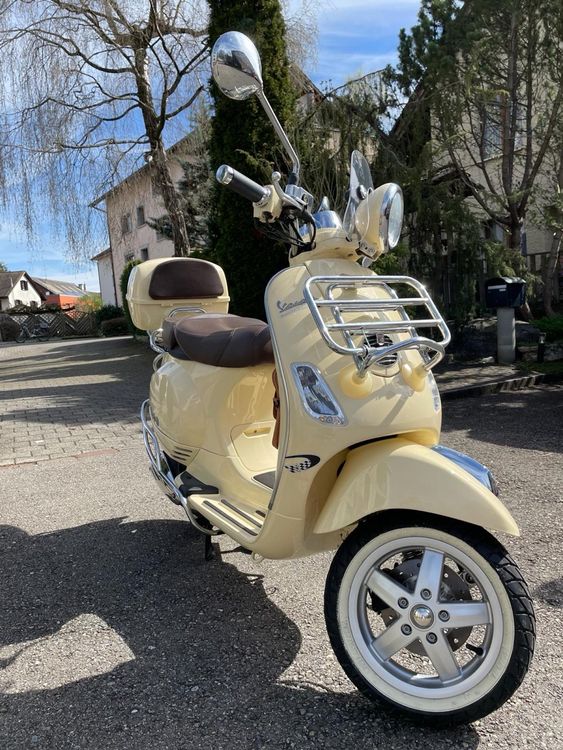 Piaggio Vespa LXV 125 i.e Beige mit viel Zubehör. (Gebraucht) in Uster ...