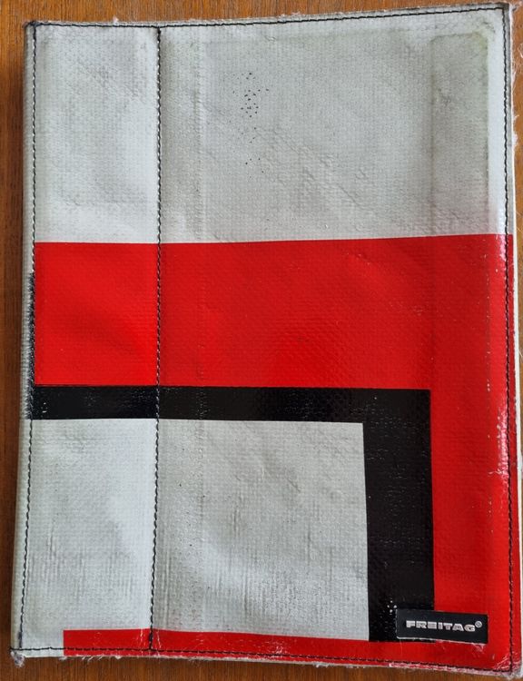 FREITAG Hülle für iPad/Tablet hellgrau/rot/schwarz | Kaufen auf Ricardo