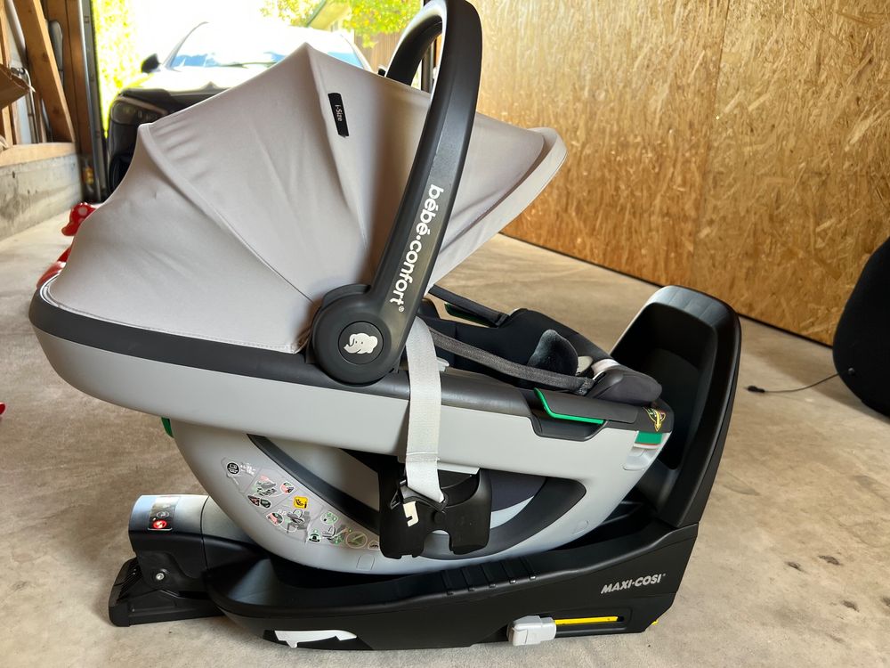 Coral 360 i-Size Babyschale essential graphite + Isofix | Kaufen auf ...