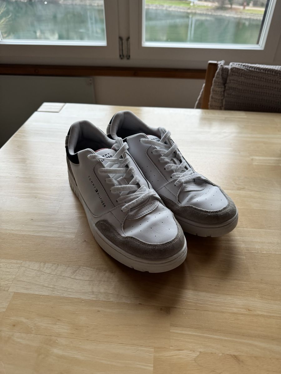 Tommy Schuhe (Neu (gemäss Beschreibung)) in Laufenburg für CHF 50 – nur ...