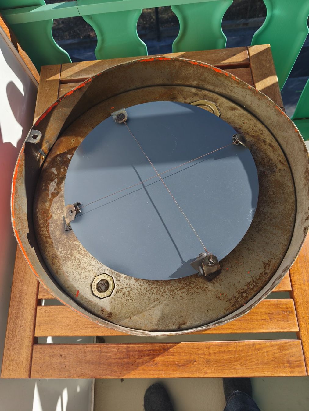 Miroir rouge, pièce unique! Créé avec un bidon industriel (D'occasion ...