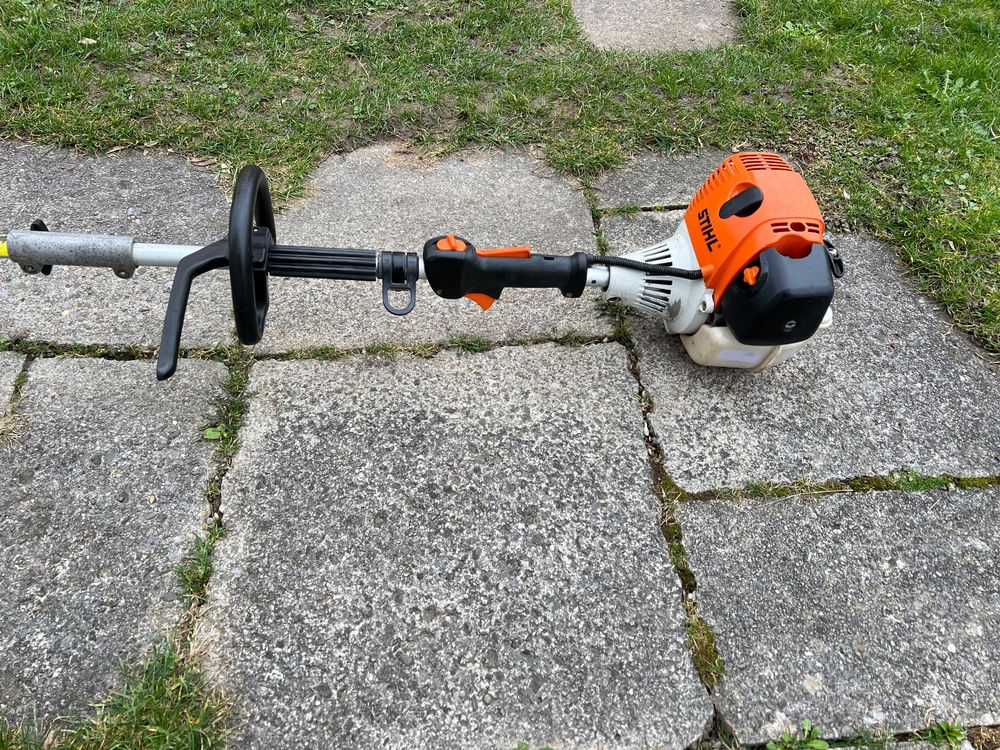 Rasentrimmer STIHL KM 130 R, Kombigerät (Gebraucht) in Hinwil für CHF ...
