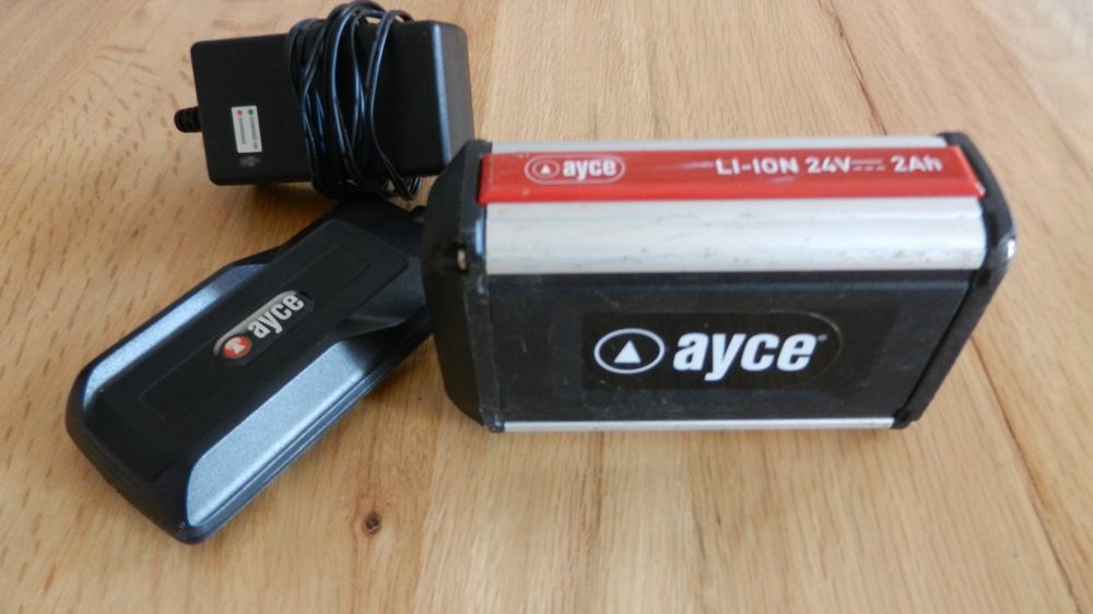 Akku ayce mit Ladegerät 24V 2Ah (Gebraucht) in Ennenda für CHF 12 – mit ...