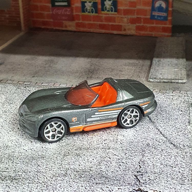 hot wheels unboxed dodge viper roadster dvb06 (Gebraucht) in rolle für ...