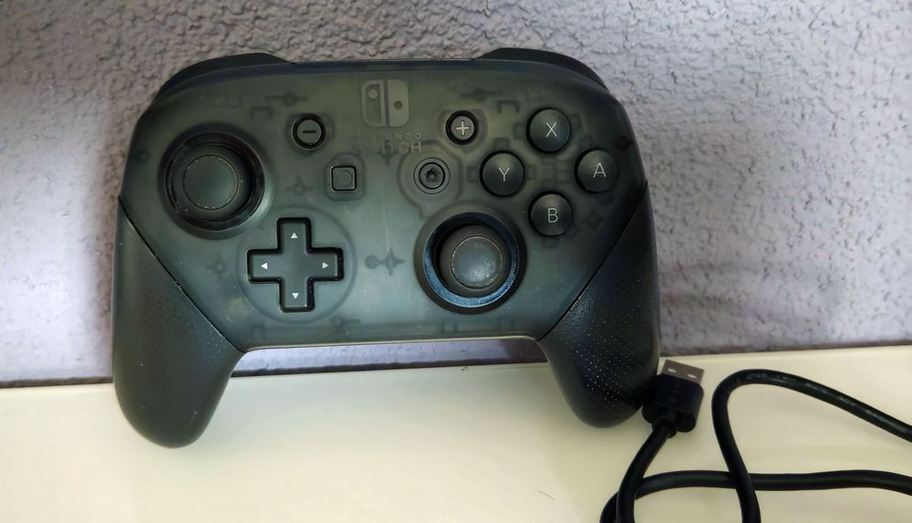 Original Nintendo Switch Pro Controller / Kontroller (Gebraucht) in ...