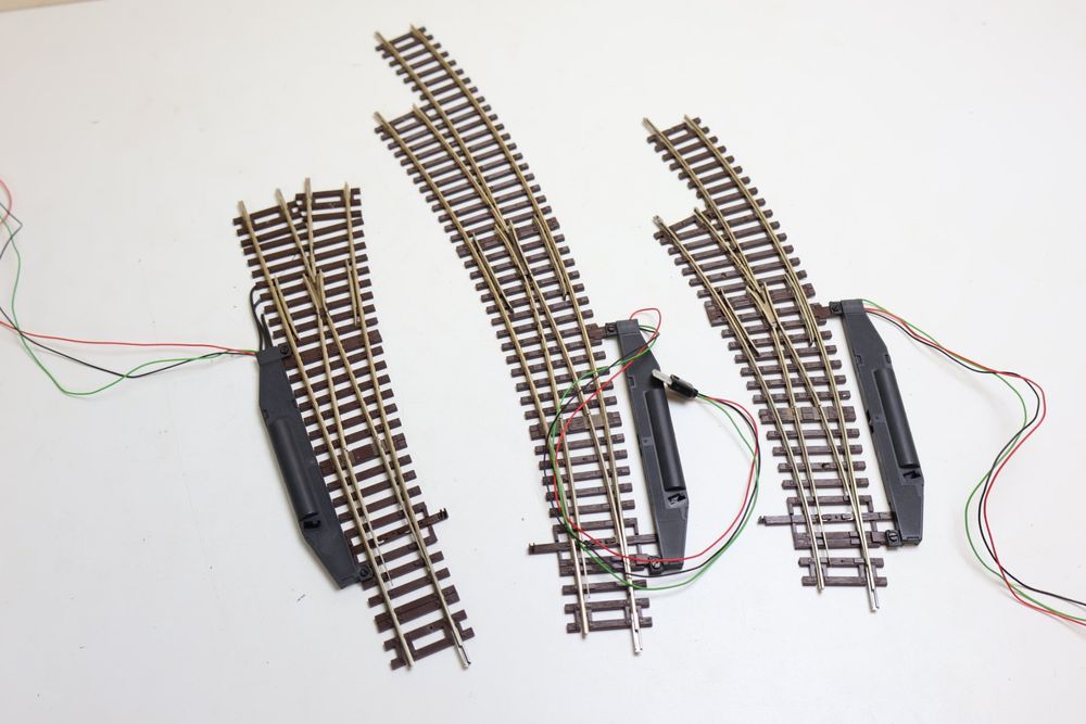ROCO Line 3 x Elektro Weiche H0 - 40295/40296 NP: 150.- (Gebraucht) in ...