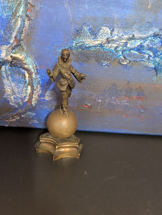 NIEDLICHER BRONZE FIGUR HARLEKIN AUF KUGEL TOP SAMMLERSTÜCK (Gebraucht ...