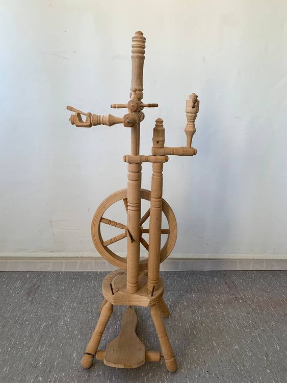Spinnrad Holz L 2203 (Gebraucht) in Niederönz für CHF 1 – nur Abholung ...
