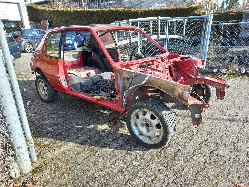Peugeot 205 GTi Karosserie mit Ausweis für Slalom/Bergrennen (Defekt ...