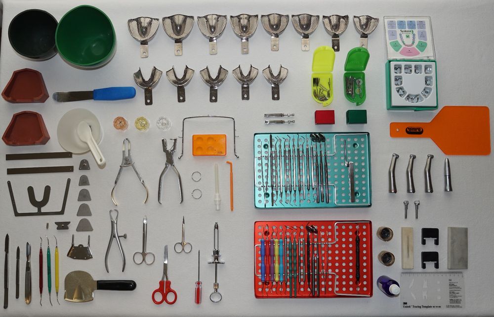 Zahnarzt. Zahnärztliches Instrumentarium f Praxis Zahnklinik (Gebraucht ...