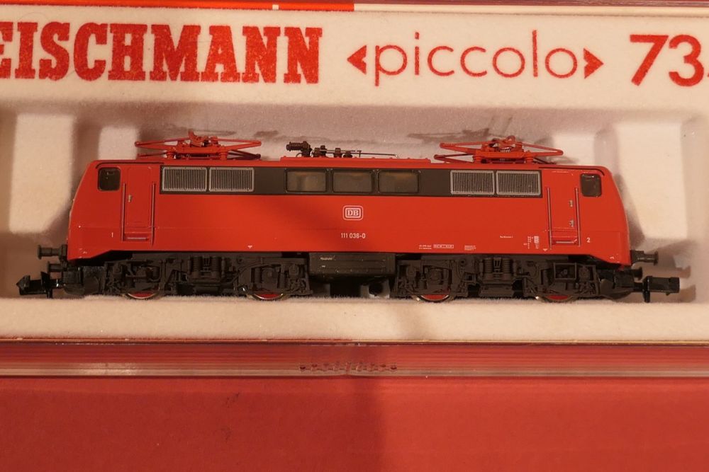 Fleischmann E-Lok BR 111 der DB, verkehrsrot, weisser Latz | Kaufen auf Ricardo