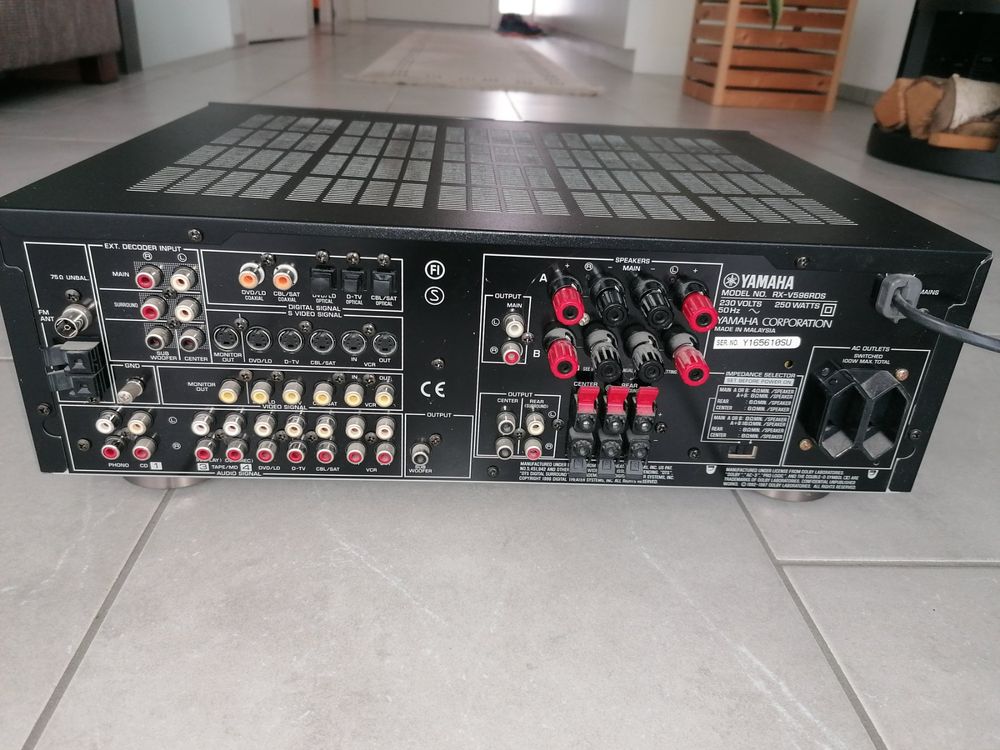 Yamaha Receiver RX-V 596 RDS 5.1 - 250 Watt - schwarz (Gebraucht) in ...