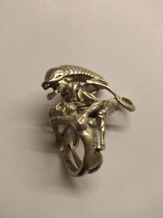 Ring Alien | Kaufen auf Ricardo
