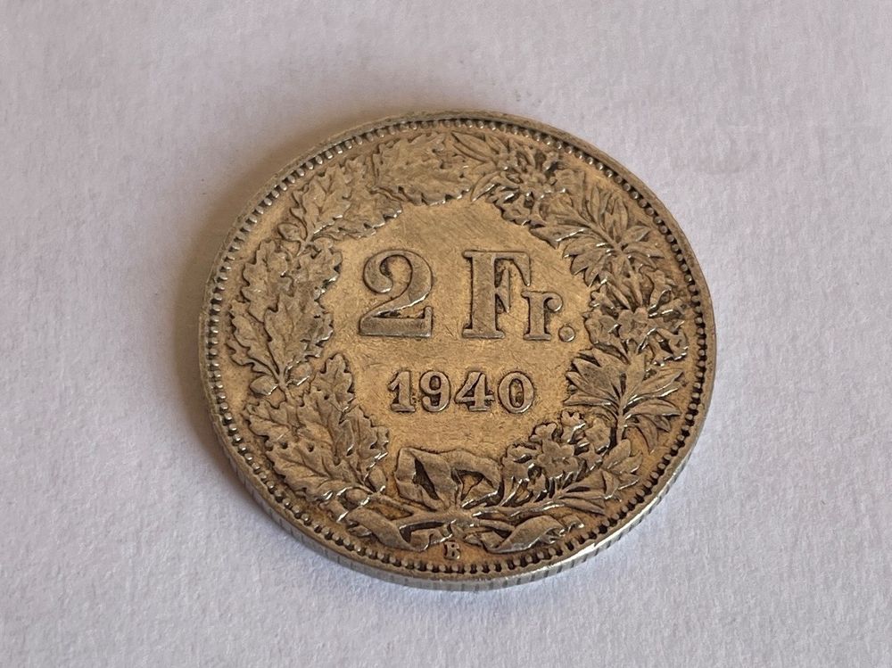 Superbe pièce 2 Fr HELVETIA 1940 en argent (Gebraucht) in Erde für CHF 5 – mit Lieferung auf ...