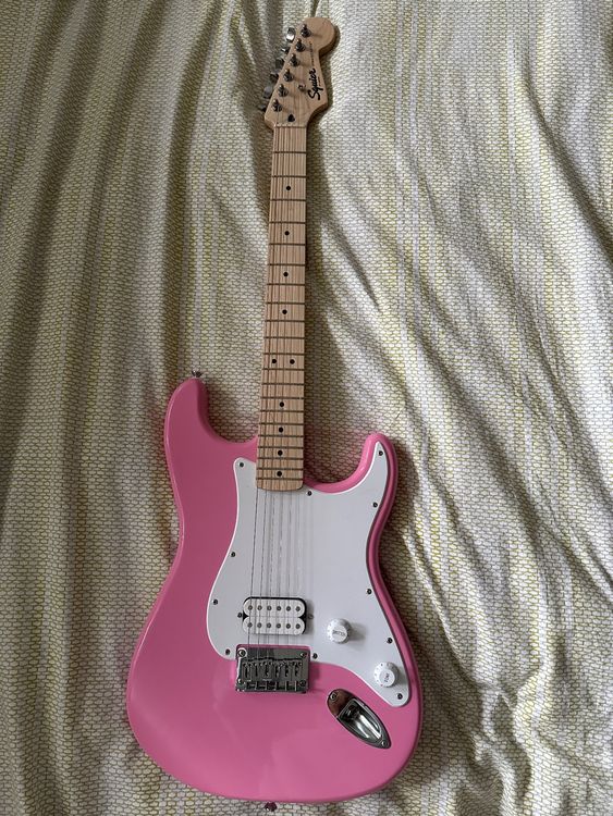Squier Sonic Stratocaster Guitar - Hot Pink (Neu (gemäss Beschreibung ...