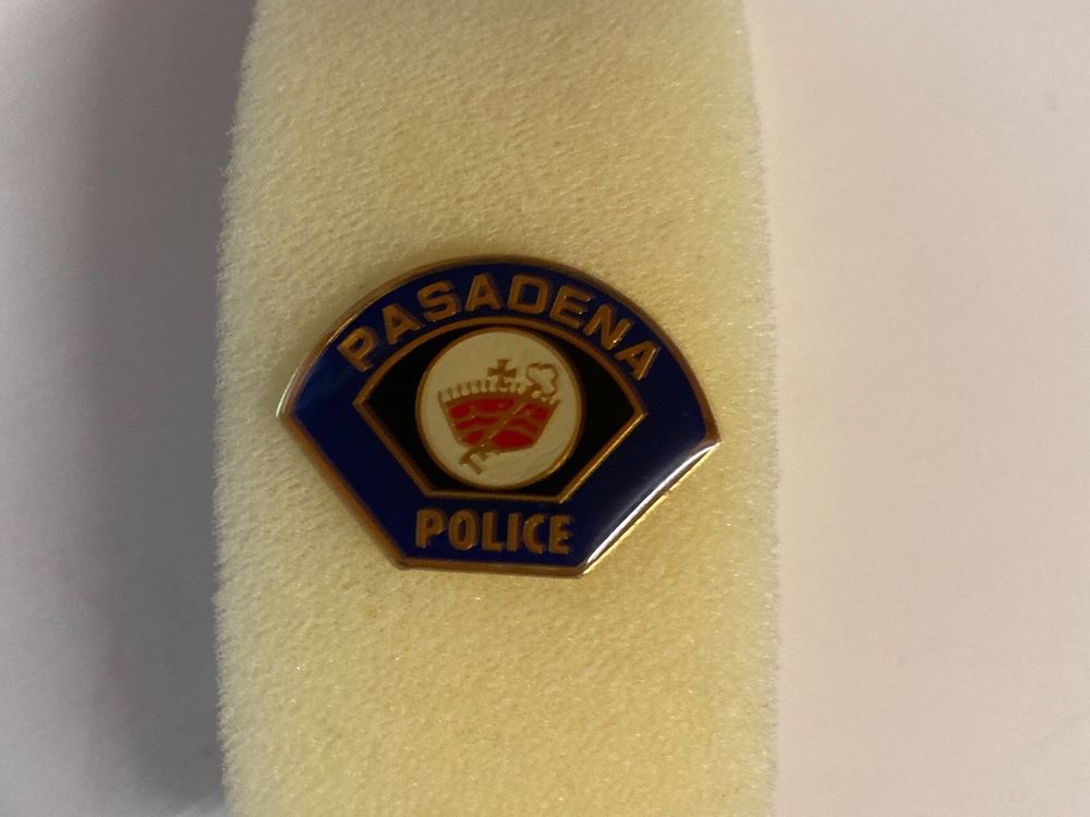 PIN'S - USA - PASADENA - POLICE (Gebraucht) in Le Brassus für CHF 1.5 ...