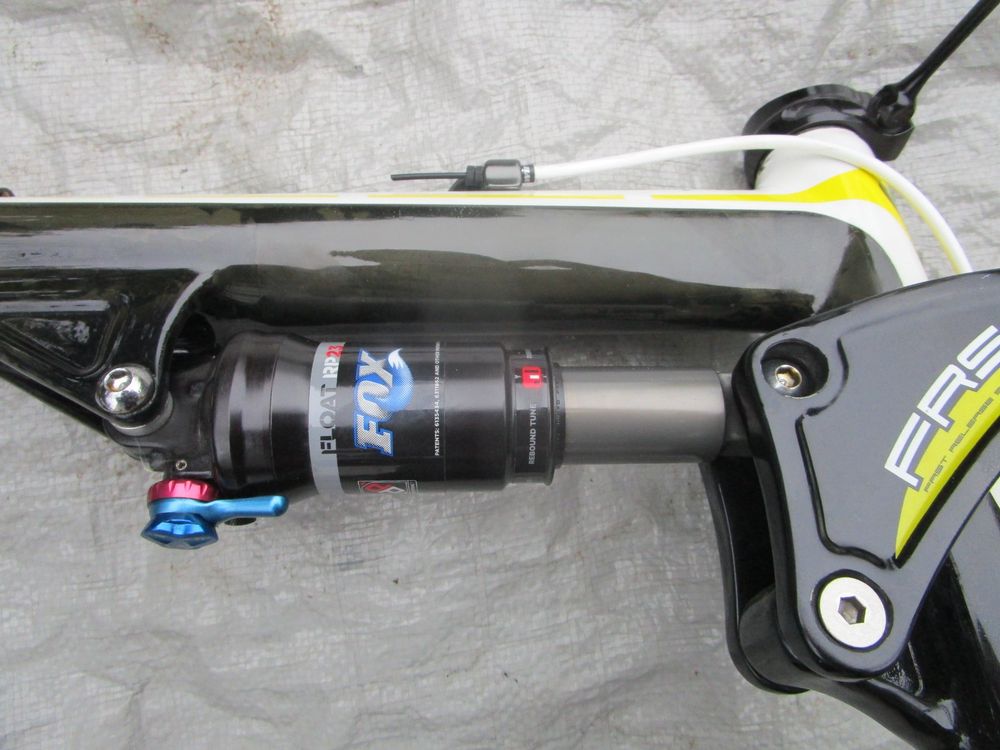 MTB Fully Carbon Rahmen mit Dämpfer 26" 43cm ca177cm 2180g (Gebraucht) in Ottikon für CHF 330 ...