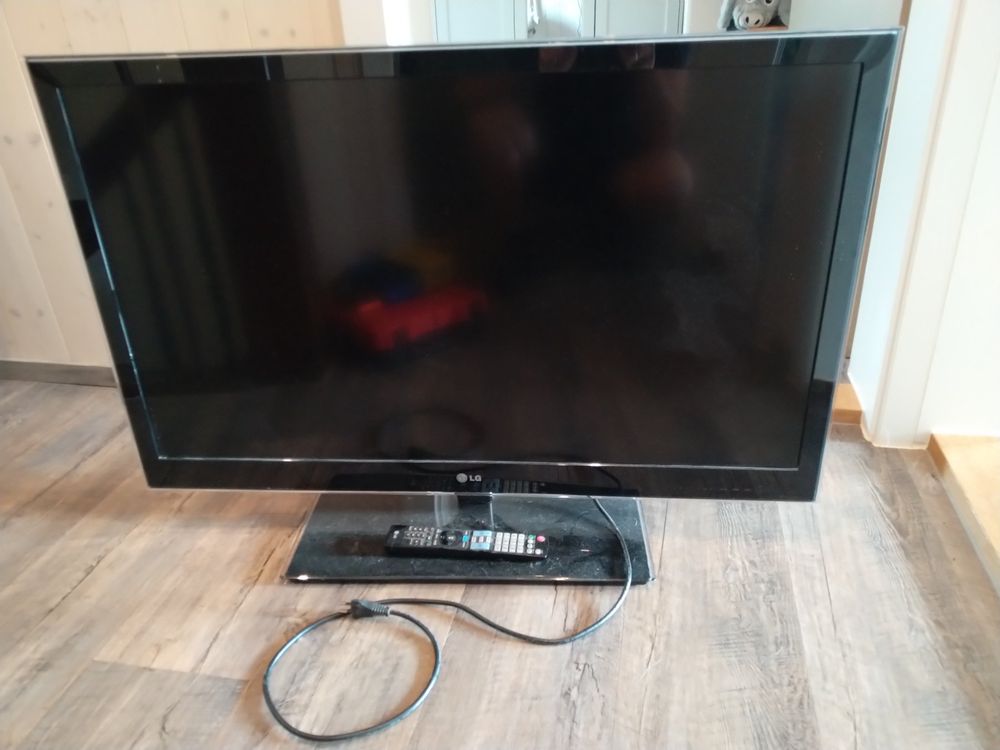 LG Fernseher (Gebraucht) in Seuzach für CHF 40 – nur Abholung auf ...