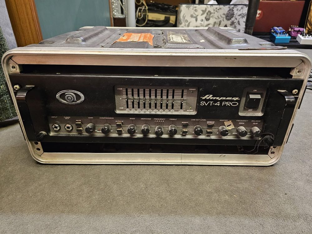 Ampeg Svt 4 Pro + flightcase (Gebraucht) in Carouge GE für CHF 355 ...