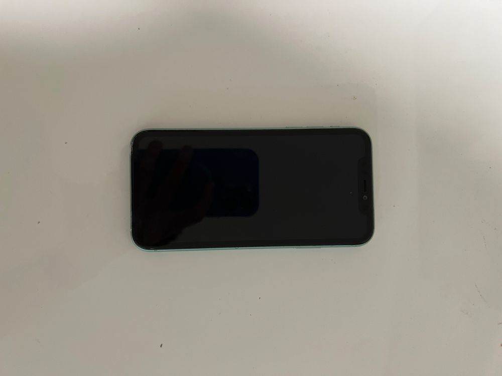 iPhone 11 128G (Defekt) in Pully für CHF 150 – mit Lieferung auf Ricardo kaufen