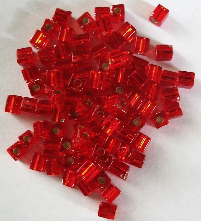 Glaswürfeli Rot 4 mm mit Silbereinzug (Neu und originalverpackt) in Gunzwil für CHF 2 – mit ...