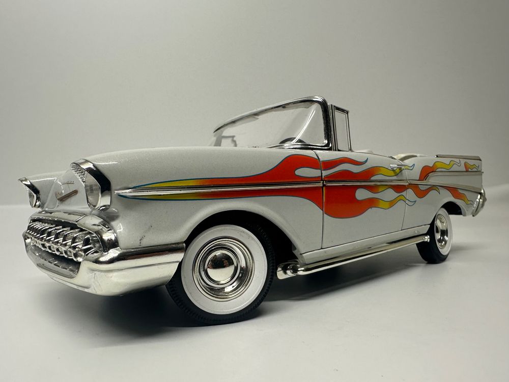 1957 Chevrolet Bel Air Convertible 1:18, weiss-flames,ERTL (Gebraucht ...