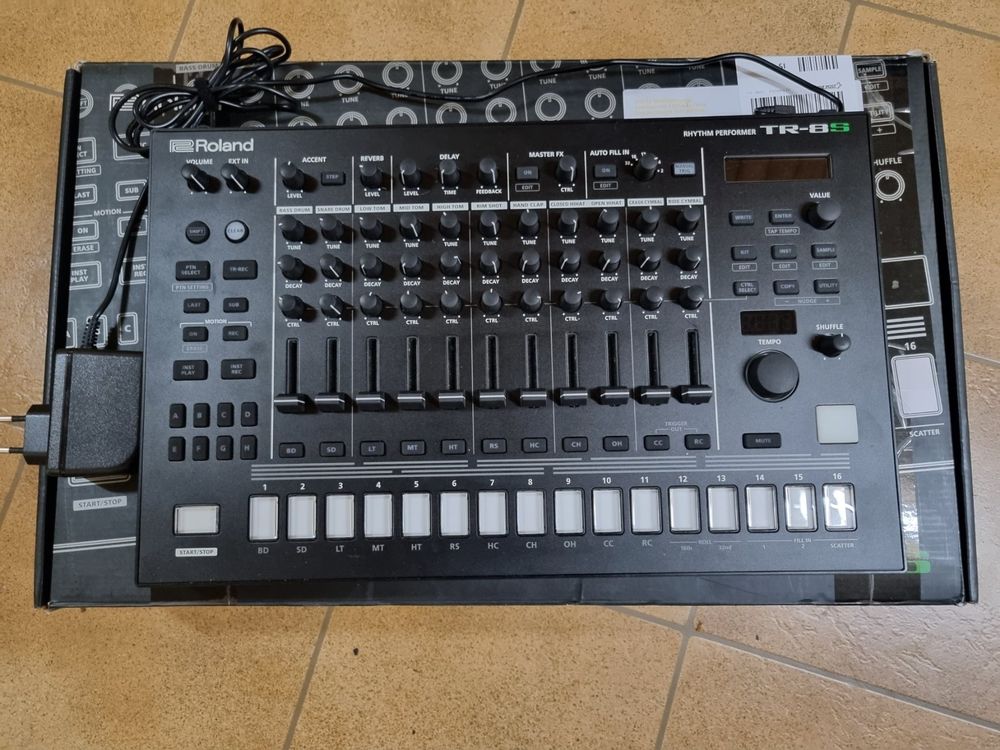 Roland TR8s inkl. Decksaver | Kaufen auf Ricardo