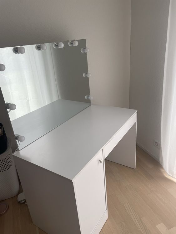 Weisser Schminktisch mit Spiegel und Beleuchtung, Top Zustan | Kaufen ...