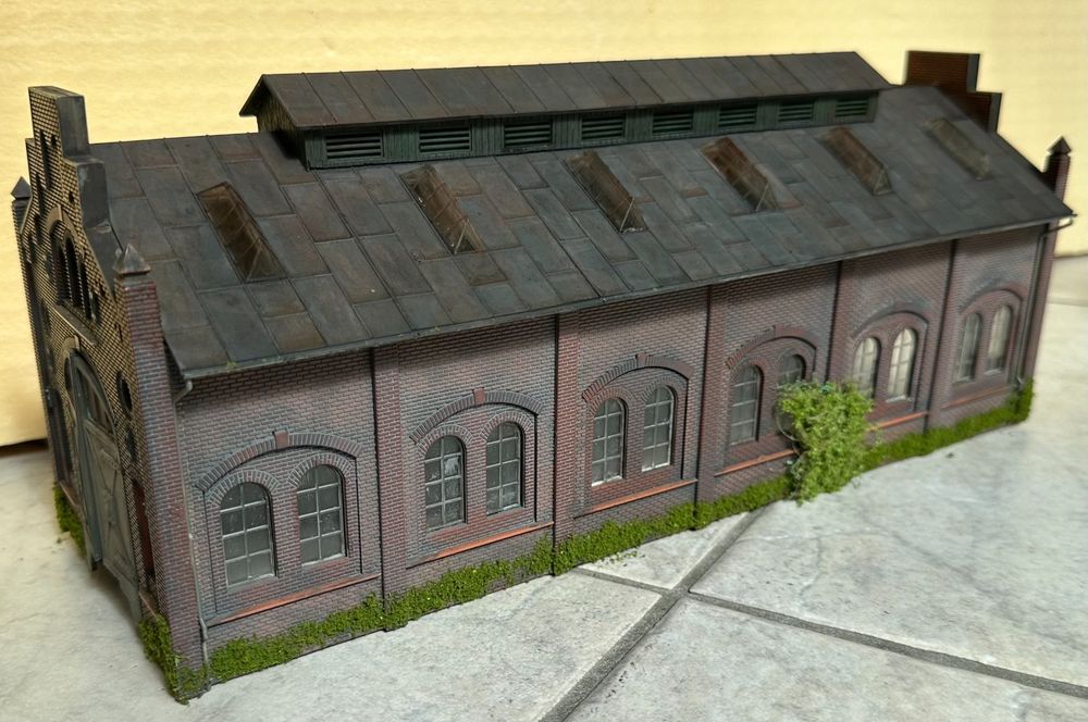 1-ständiger Lokschuppen von Faller 120159 in Spur HO (Neu (gemäss ...