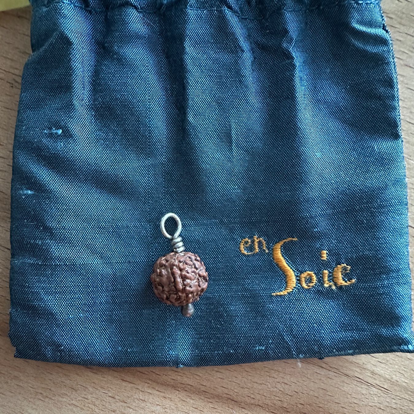 Kleiner Rudraksha Anhänger inkl. Stoffbeutel EnSoie Zürich (Gebraucht ...