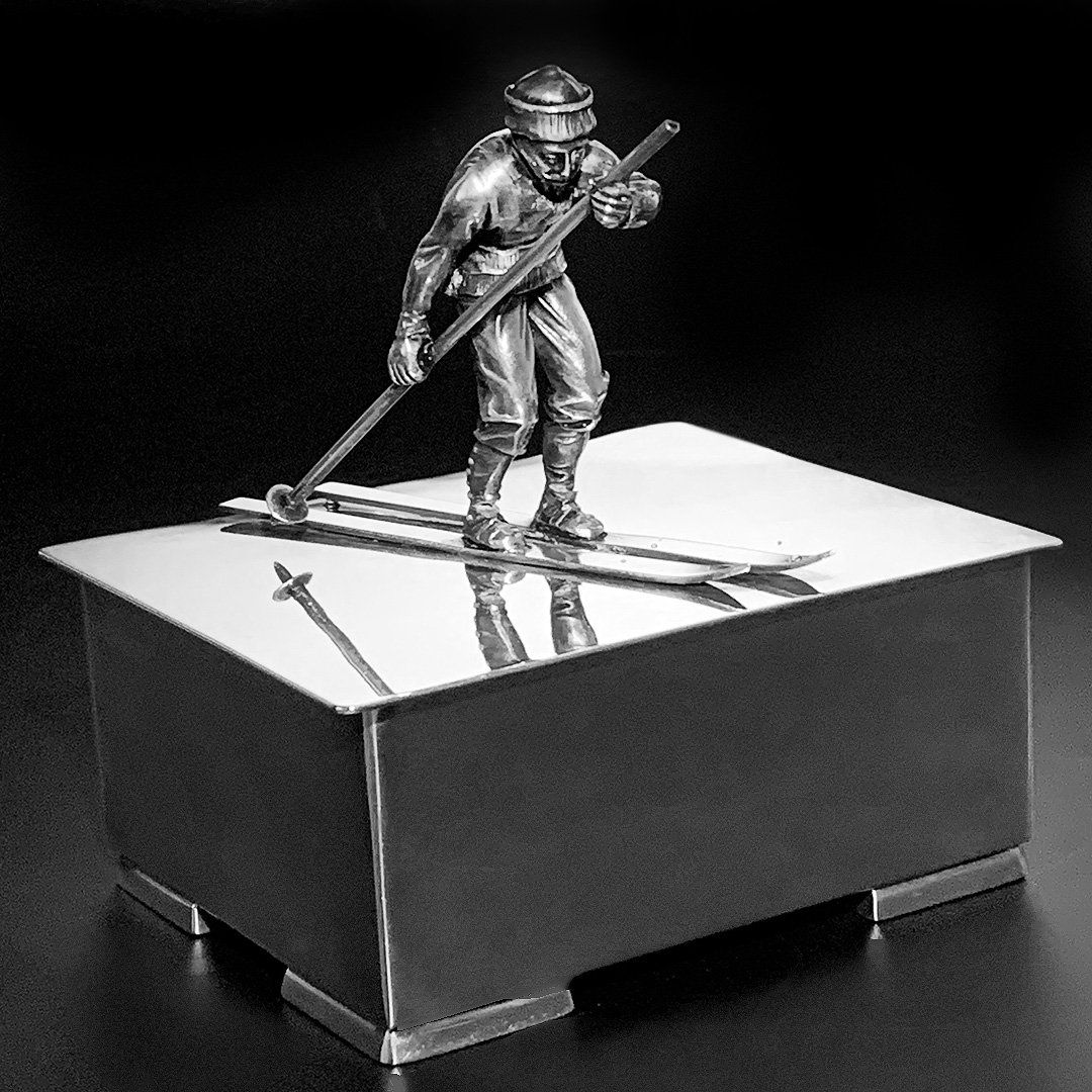 Versilberte Jugendstil Box aus der Zeit um 1900 - Skifahrer (Gebraucht ...