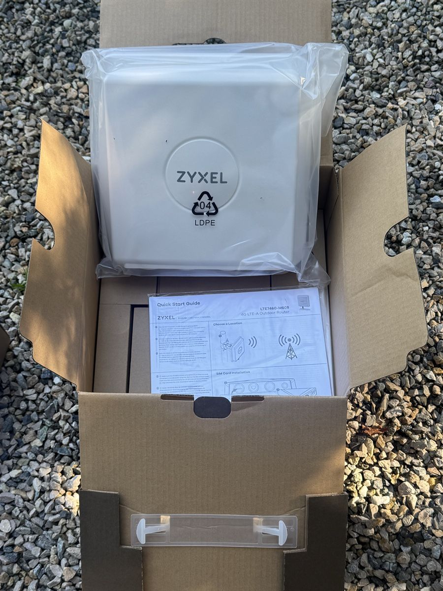 Zyxel LTE7460-M608 4G LTE-A Outdoor Router - Brand New! (Neu und ...