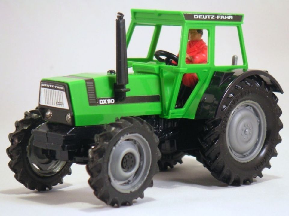 Britains Traktor Deutz DX 110, No. 9526, M. 1:32 (Gebraucht) in Oberriet SG für CHF 50 – mit ...