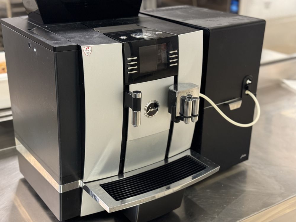 Jura Kaffeemaschine Giga X3 Professional | Kaufen auf Ricardo