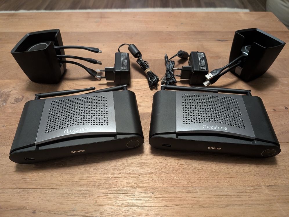 2 BARCO ClickShare CSE-200 mit 5 Buttons USB-A/C inkl. Trays (Gebraucht ...