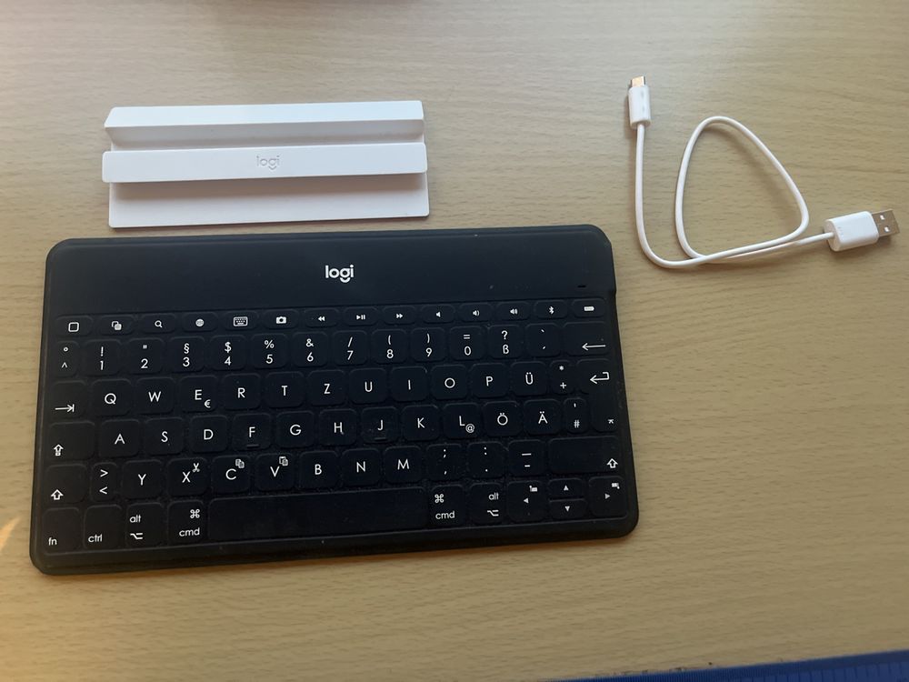 Logi Bluetooth Tastatur mit Halterung für Handy/Tablet (Gebraucht) in ...